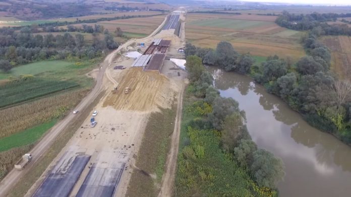 În România s-au construit în 50 de ani doar 750 km de autostrăzi. Cu o ...