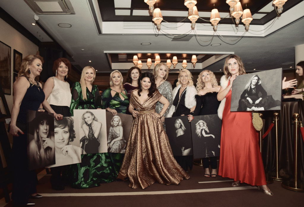 Fine Portraits for Fine People sau interesul crescut al româncelor ...