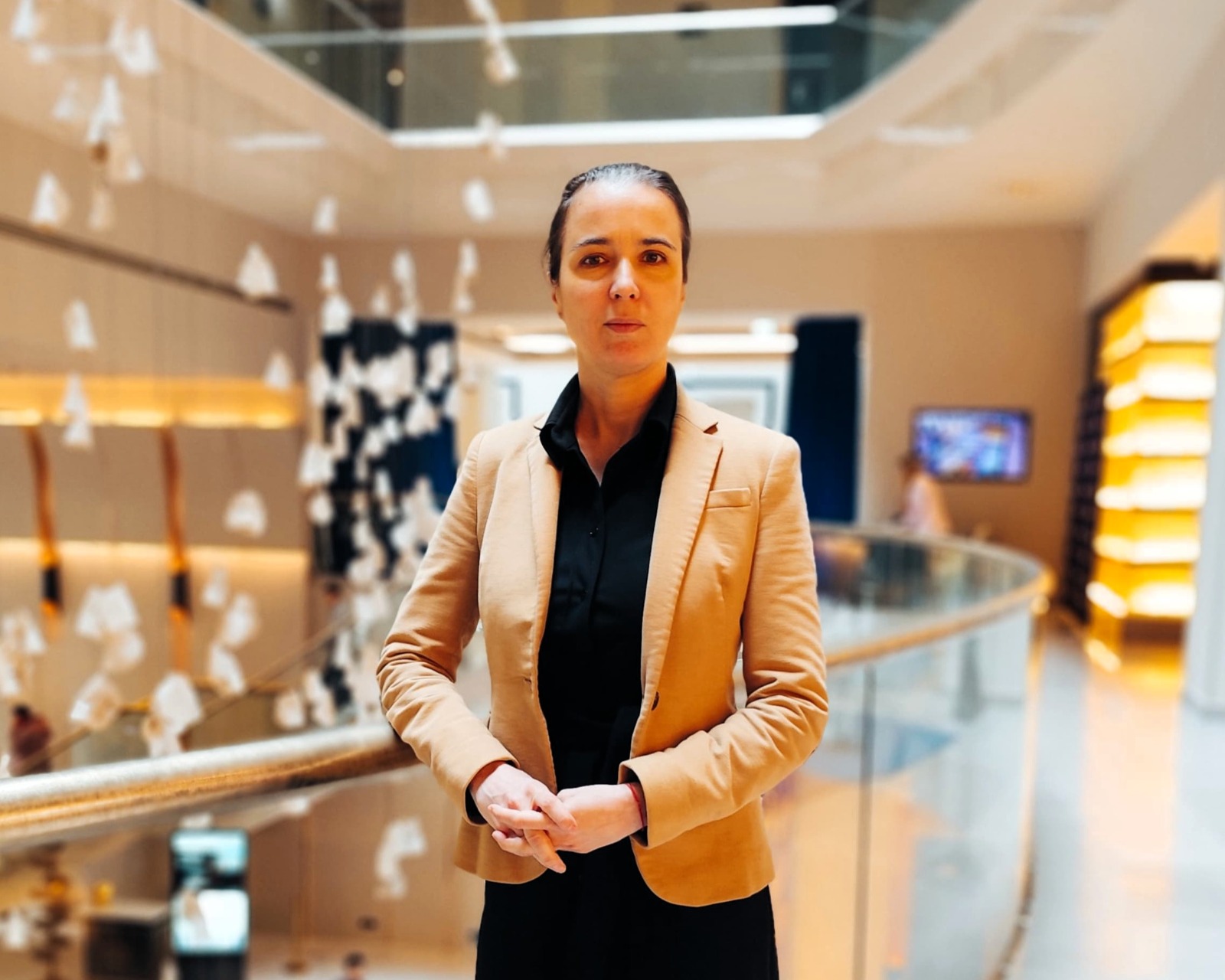 Cristina Bujoreanu - Călătorie inedită de la esența lumii juridice ...